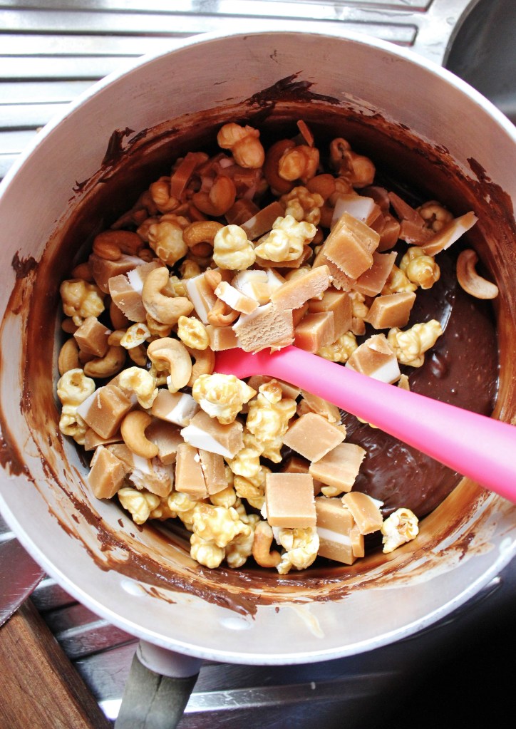 Cashew, Cobs & caramel fudge and texture – Baking with Gab